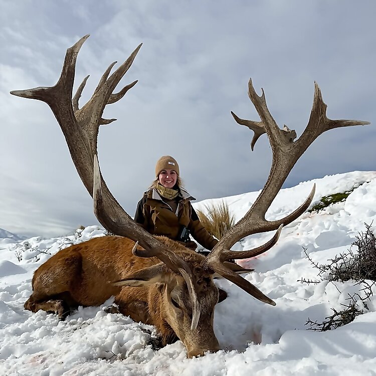 Top 80 Female Hunting Influencers in 2025