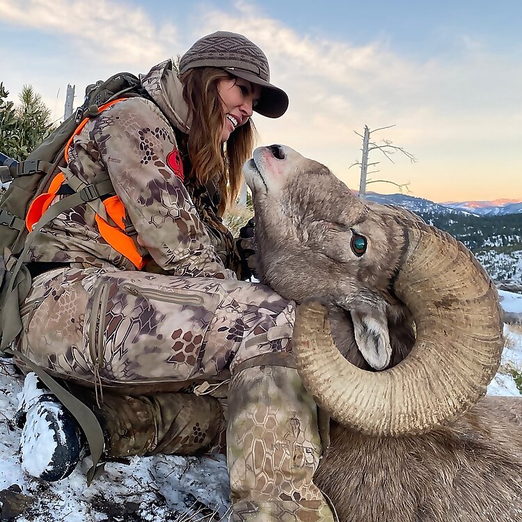 Top 80 Female Hunting Influencers in 2026