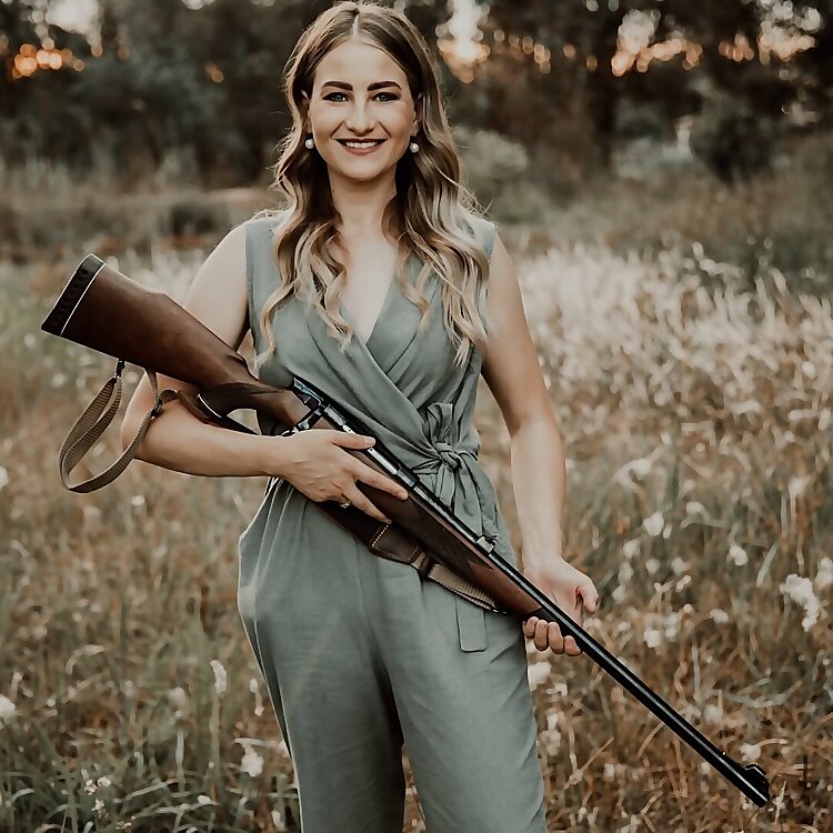 Top 80 Female Hunting Influencers in 2025