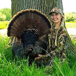 Top 80 Female Hunting Influencers in 2025