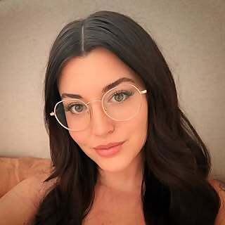 Top 90 Brunette OnlyFans Influencers in 2025