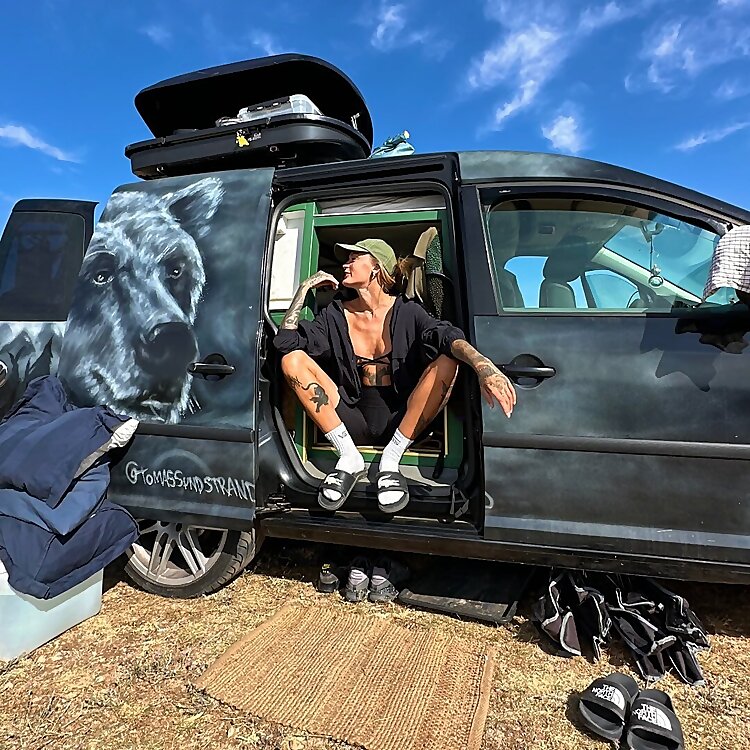 Top 60 Skinny OnlyFans Influencers in 2025